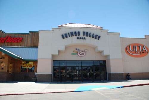 Mall changes ownership - The Tri-City Record