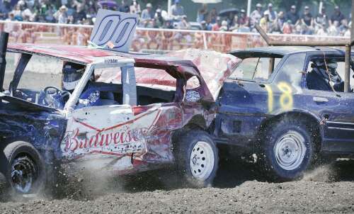 Video: Demolition Derby returns for some smashing excitement at La ...