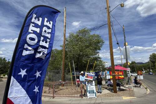 Former inmates with felony convictions can register to vote under new ...