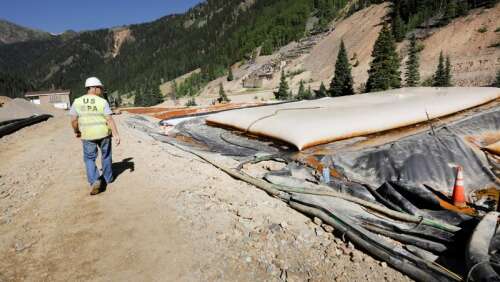 Decision to haul Gold King Mine sludge raises questions - The Durango ...