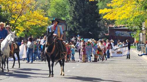 Thousands turn out for Durango Cowboy Gathering parade Saturday - The ...