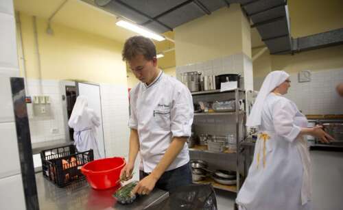 Swiss Guard’s new cookbook reveals Vatican army’s favorites - The ...