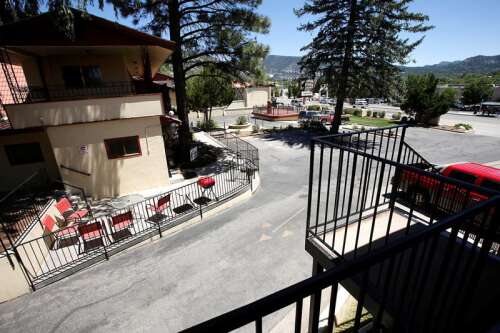 Spanish Trails Inn & Suites gets a remodel - The Durango Herald