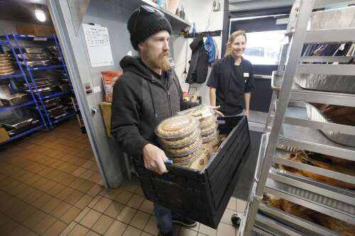 Manna will carry on traditional community Thanksgiving in Durango - The ...
