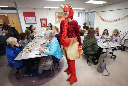 Photos: Students and families enjoy a Thanksgiving meal - The Durango ...