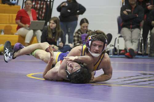 Wolverine wrestlers go 3-2 in Aztec - The Durango Herald