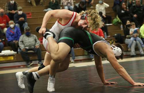 Durango wrestlers take No. 1 Farmington to the mat - The Durango Herald