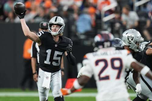 Kenny Pickett to start for Raiders against Eagles with Geno Smith out ...