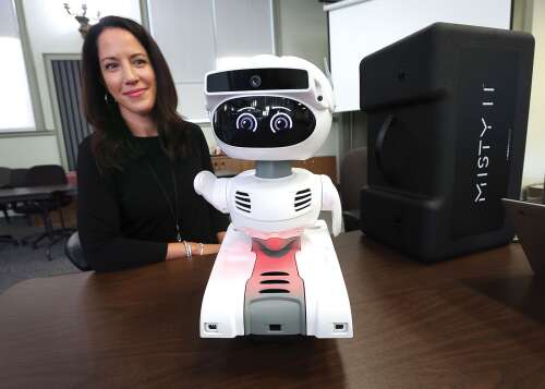 Florida Mesa Elementary School welcomes Misty the robot - The Durango ...