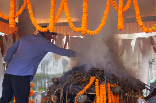 Famed U.S. extreme skier gets traditional Nepalese funeral - The Journal