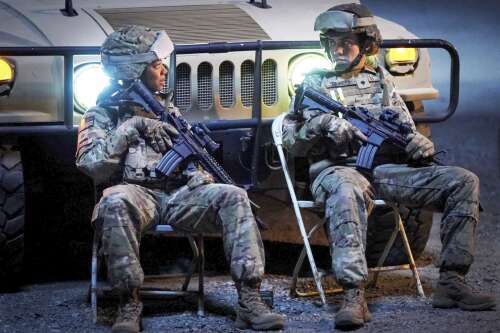 In ‘My Dead Friend Zoe,’ a dark comedy about PTSD - The Durango Herald